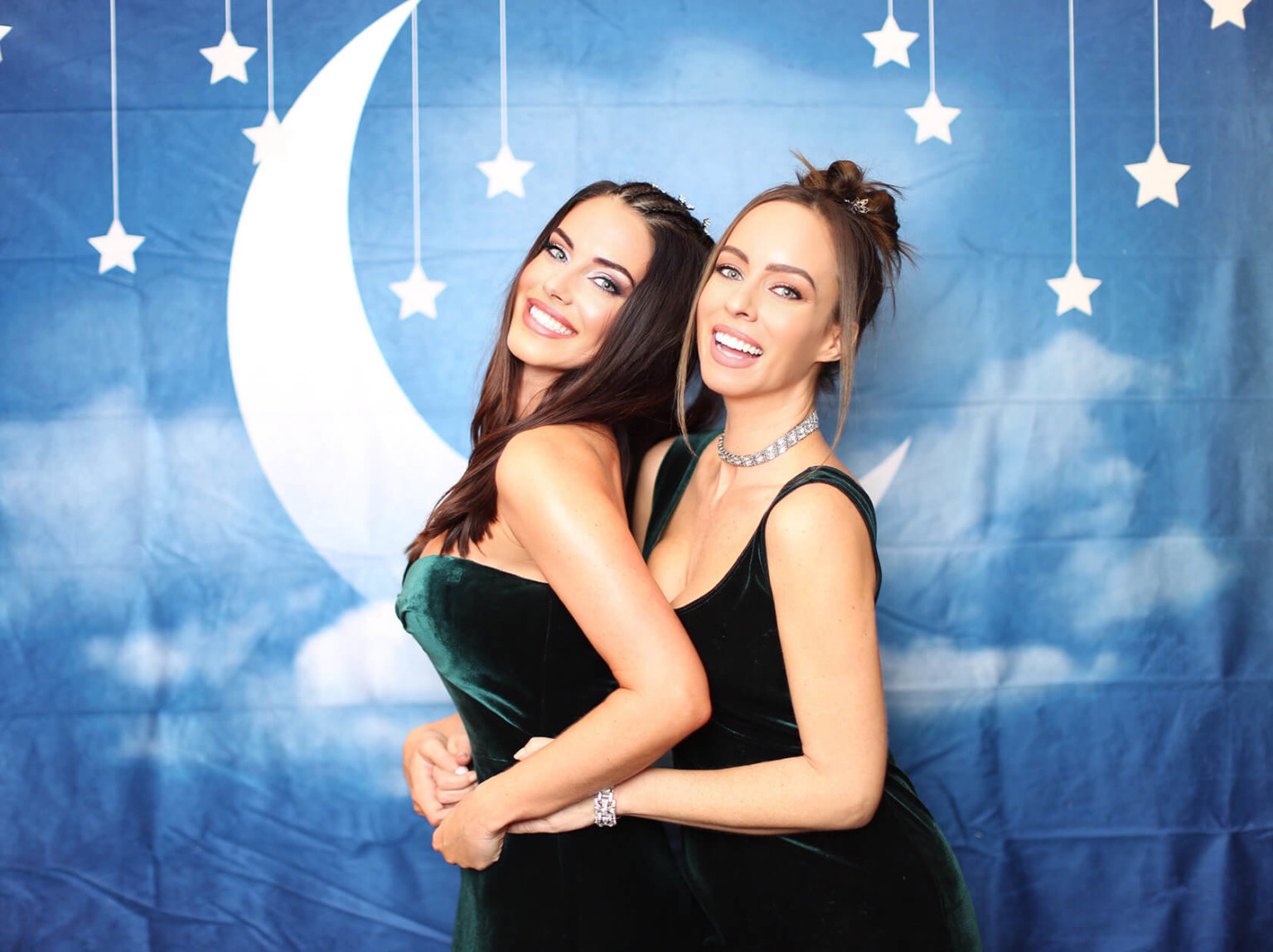 What to Wear to a ’90s Prom Theme Party - Sydne Style