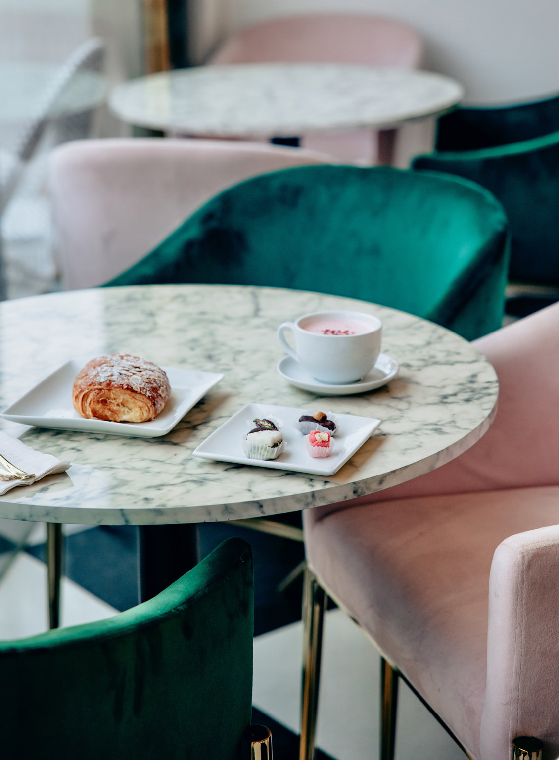 A Chic & Sweet Cafe in Beverly Hills - Sydne Style